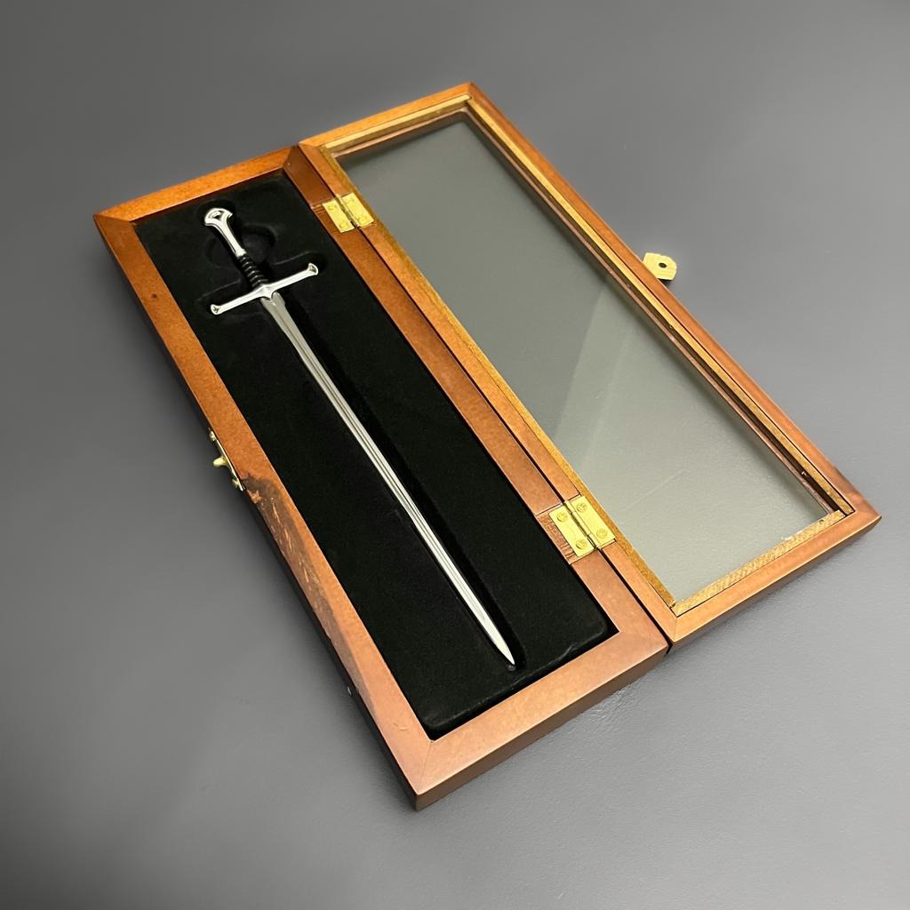 Elendil Narsil Mini Sword - The Lord of the Rings – Raven Forge